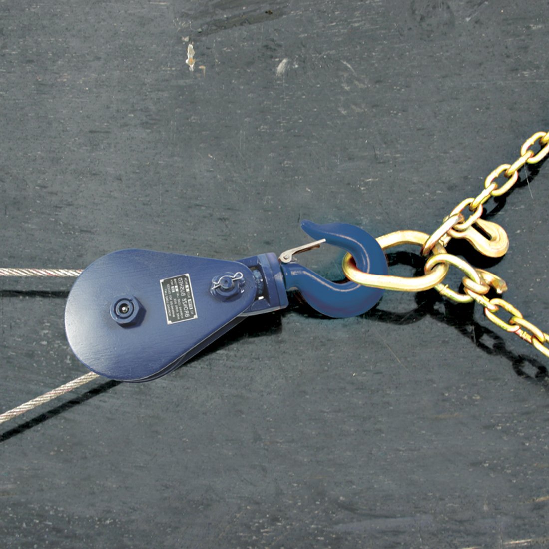 VULCAN 4 Ton Snatch Block - 14 Inch - 4.5 Inch Sheave - 8,000 Pound Sa ...